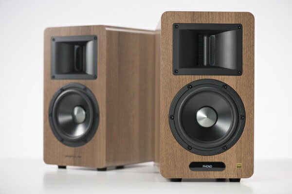 フィル・ジョーンズ氏によって設計されたアクティブ・スピーカーのニュー・スタンダードです。一聴すればこのシステムが持つポテンシャルは瞬時に理解されるはずです。AIRPULSEのアイデンティティであるホーン型リボン・トィータとアルミ振動板ウーハ...