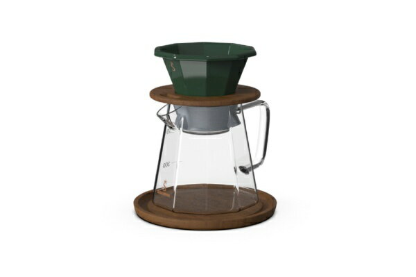 1911年にドイツで創業したゼグウィーはホーロー鍋の老舗ブランドです。■ホーロー円錐型ドリッパー60度の角度で傾斜した円錐型ドリッパーは、天然で環境に優しいガラスコーティングで作られており、金属イオンの発生を抑えて金属臭のない水本来の風味を...