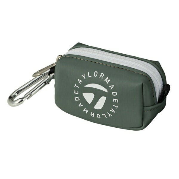 シンプルな正統派のデザインに、大きく配されたカジュアルテイストのサークルロゴが印象的なボールケース。カラビナ付きなので、ベルトループやバッグに等様々な箇所に取り付け可能。コーディネートしやすいデザインのアイテムです。