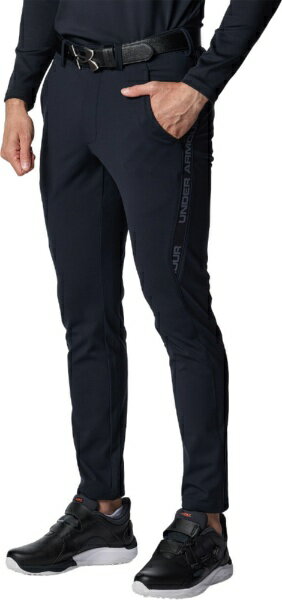 アンダーアーマーゴルフの機能性とスタイルを象徴するドライブシリーズのパンツストレッチニット素材が肌触りの良さと、優れた機動性を実現。スコアもスタイルも譲れないゴルファーを満足させる一本。【詳細】・4wayストレッチ：4方向へのストレッチ性に...