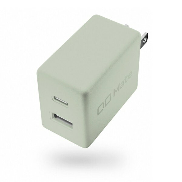 小さいのにパワフル。USB type-Cポートだけの使用なら最大67Wで、ノートパソコンの充電にも対応。 USB-Aポートと同時の使用でも、45Wで充電可能なノートPCとスマホの同時充電が可能。 超小型ボディ。コンセントプラグ部分も折り畳め...