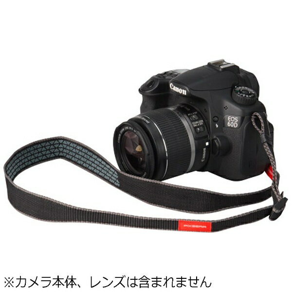 先ヒモから本体まで一体で織りあげたしなやかでやわらかく手に巻きつけやすいストラップです首にあたる部分は太く、カメラに取り付ける先端は細くなるように特殊製法を用いることで先ヒモから本体まで一体で織りあげています。余計なパーツの無いシンプルなデ...