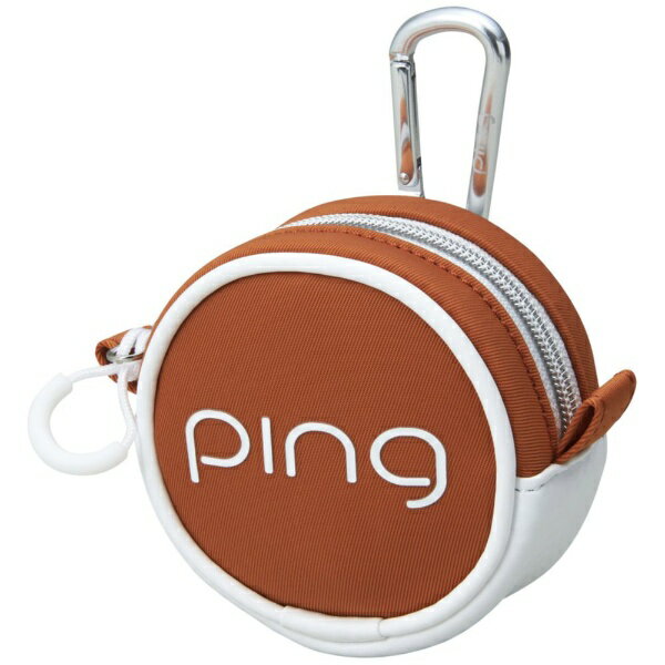 シンプルなデザインにトレンドカラーが映えるボールケース・背面にティーなどの小物を収納できるポケット付き。・カラビナ付き。・ボール3個収納可能。・ハリのあるポリエステル素材と光沢感のあるPU素材の組合せ。