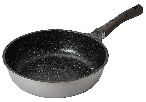 ガス火専用。丈夫で軽くて持ちやすい。ハンドル取り付け部が一体成型で洗いやすい。金属ヘラOK。IHクッキングヒーターには使用できません。塗膜保護のためにも火力は中火以下で使用してください。オーブン・電子レンジでは使用しないでください。つけ置き...