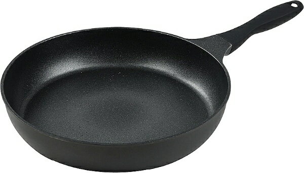 ガス火専用。底が広くて食材をたくさん焼ける。ハンドル取り付け部が一体成形で洗いやすい。金属ヘラOK。IHクッキングヒーターには使用できません。塗膜保護のためにも火力は中火以下で使用してください。オーブン・電子レンジでは使用しないでください。...