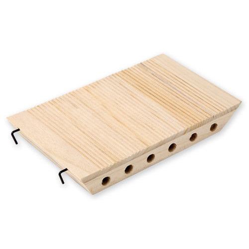 ケージ内のレイアウトが楽しくなります！■商品説明●凸凹加工で滑りにくい、「コンフォート」用のスロープです。●ウッドネジ固定用の○穴があり、よりしっかりと固定することができます。●溝が3mm間隔なので、ウンチが挟まりにくく、お掃除もラクラクで...