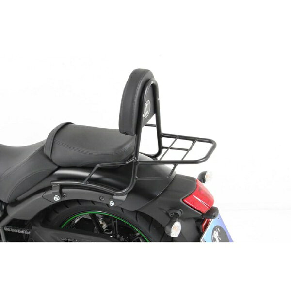 タンデムライダーの快適性向上に有効なシーシーバー形状のバックレストとリアラックがセットになった製品です。メーカー名：ヘプコアンドベッカーメーカー品番：6112524 00 01耐荷重：5kg材質[素材]：スチール加工[有/無]：取り付けには...