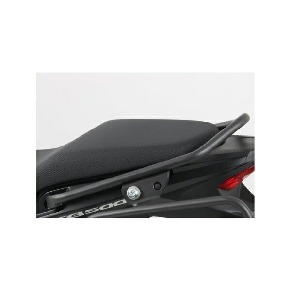 エンジンガードやキャリアなどパイプ加工を得意とする同社製グラブバー。取付け部分をスペーサー溶接とし、潰れのない質感の高さを誇ります。メーカー名：ヘプコアンドベッカーメーカー品番：4219978 01 05[カラー]：アンスラサイト材質[素材...