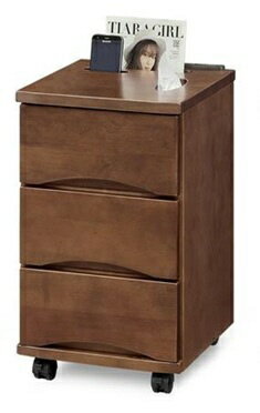 ●一番上の引出を抜いて、テッシュBOXを中に入れて、天板からティシュを取り出せます。予備のティッシュをサイドに一箱収納できます。※カラーはナチュラル、ウォールナット、ダークから選べます。＝各特長＝1.天板からティッシュを取り出せます。一番上...