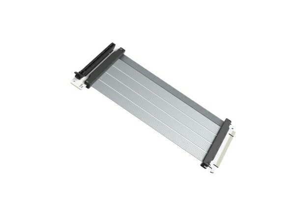 柔軟性と耐久性に優れたPCI Express 5.0対応のライザーケーブル■PCI Express 5.0対応のライザーケーブル■200mmと300mmをラインアップ■多層コーティングされたPCB素材を採用■EMIシールドが施された30 A...