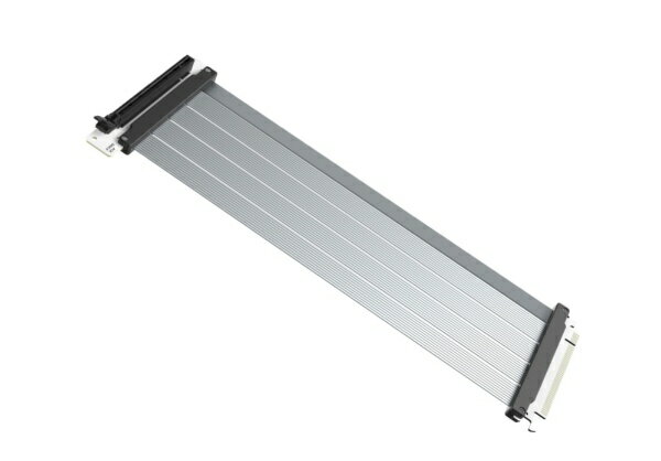 柔軟性と耐久性に優れたPCI Express 5.0対応のライザーケーブル■PCI Express 5.0対応のライザーケーブル■200mmと300mmをラインアップ■多層コーティングされたPCB素材を採用■EMIシールドが施された30 A...