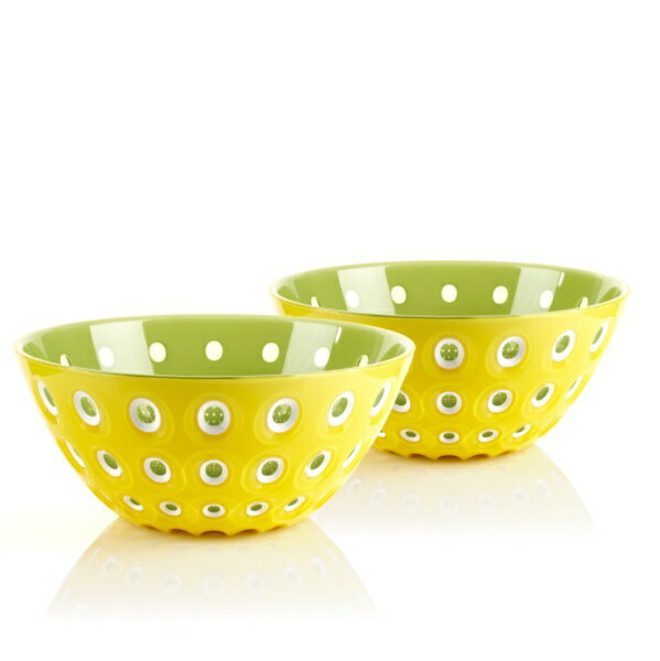 テーブルに映えるカラーとデザインが美しいボウル。3つのカラーを合わせて製造しています。割れにくいアクリル製ですが厚みがありしっかりとしています。片手で持てるサイズ感でキッチンからテーブルまで持ち運びやすく便利。ダイニングやレストランなど屋内...