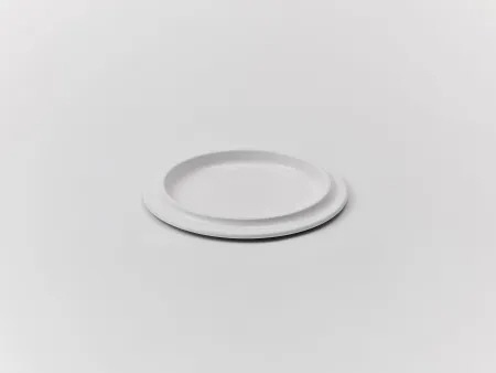 ●陶器のような優しい質感と鋼板の割れない強さを兼ね備えたリムプレートです。●直火やオーブンでも使えるのでインドアでもアウトドアでもお使いいただけます。●コンパクトに収納できるシリーズ展開です。●縁が立ち上がったフォルムは、テーブルに運ぶ時や...