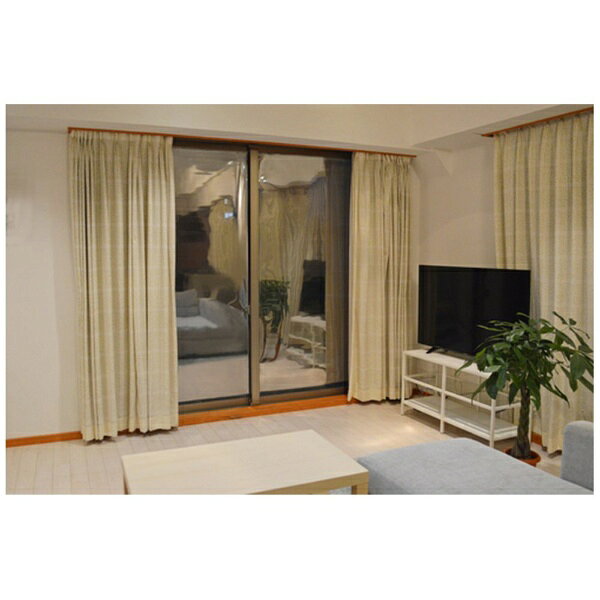 遮熱効果　平均約4.5℃商品使用時と未使用時の熱線受光体の温度の0〜15分経過までの温度差の平均。 遮熱性試験（レフランプ法）。 一般社団法人カケンセストセンター調べ。 色：シルバー 幅(m)：0.9 長さ(m)：2 材質 PVC 質量・質...