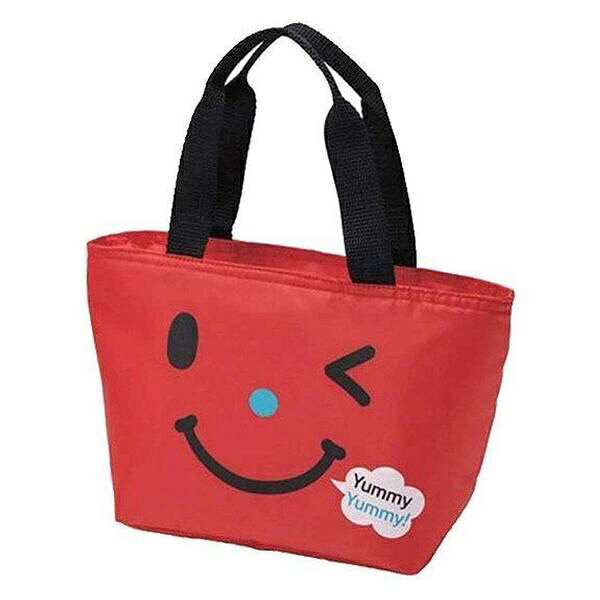 ●保冷剤の付いた、にっこり笑顔がかわいい保冷弁当袋です。●持ち運びやすいバッグタイプです。●内側は耐水性生地を使用しております。●冬場はお弁当袋としてご使用頂けます。