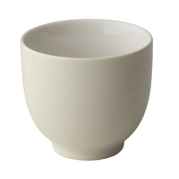 ●ゆっくりとくつろぎたい時にぴったりなたっぷりサイズのティーカップです。●内側は白で統一されているため、中に入れる紅茶やコーヒーの色をきれいに見せてくれます。●色鮮やかなティーウェアで気分が上がりそうです。●電子レンジ・食洗機に対応しています。