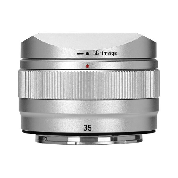 製品概要SG-image AF 35mm F2.2は、フルサイズ対応ながら軽量設計を実現したAF単焦点レンズです。35mmの自然な画角と開放F2.2の明るさにより、街歩き、旅行、カフェ、日常のスナップまで、気軽に持ち出して撮影を楽しめます。...