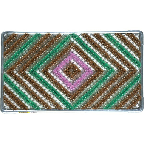 ■ワイヤクッションとハードブラシが泥や雪をマットの下にかき出します。【用途】・アウトドア用、粗泥落とし。【仕様】・色： ブラウン/グリーン/ピンク・サイズ長辺（mm）： 750・サイズ短辺（mm）： 450・厚さ（mm）： 28・ワイヤ・ブ...