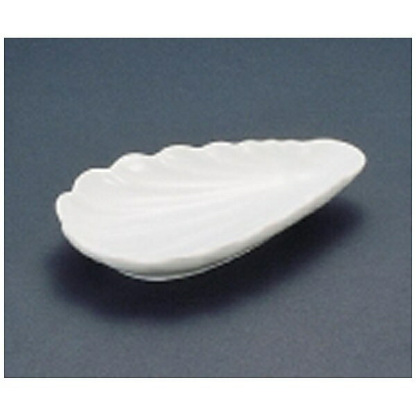 シェーンバルドのオーブンウェア、スカラップシェルの白い食器です。直火での使用はできません。上品なデザインが特徴です。サイズは幅170×奥行100mm（上部外寸）、幅165×奥行95mm（内寸）です。