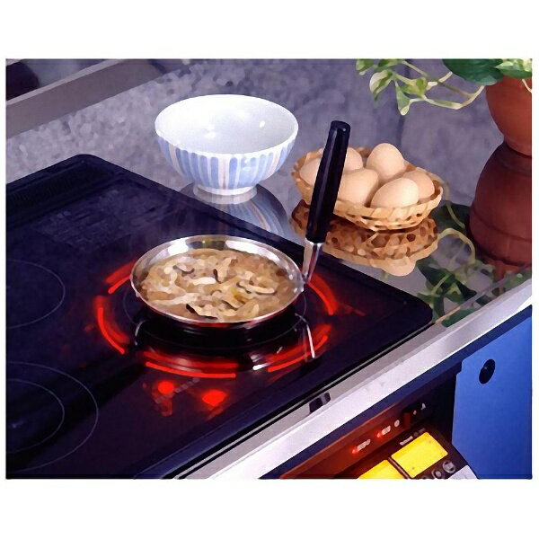 オール熱源対応、ステンレス製の親子鍋。余分な水分を抜くのに役立つ蒸気抜き穴付き。