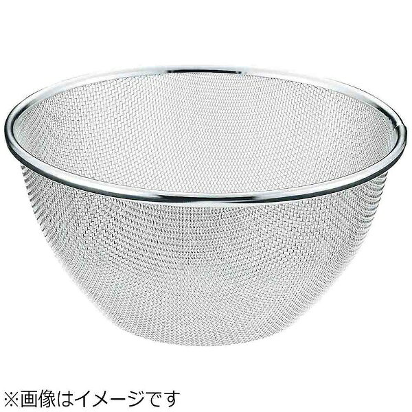 一体成型の脚で洗いやすく、清潔に保てます。深型なので食材がこぼれにくいのもポイント。太線仕様の丈夫な金網を使用し、水切れの良さを実現しました。
