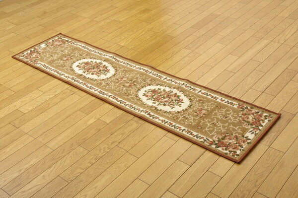 絵羽柄のカーペットです。表地には撥水加工を施しておりますので、汚れにくくお手入れも簡単です。表地のパイル部分にはナイロンを使用しています。ナイロンは強度や摩耗に強く、速乾性があり、また遊び毛も出にくいなどの特徴があります。季節を選ばず、オー...