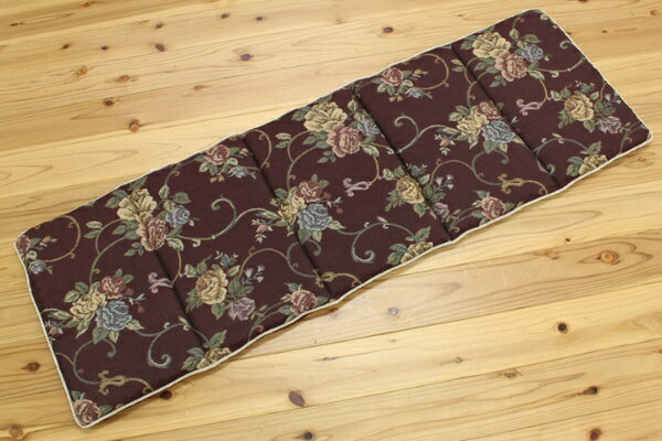 エレガンス柄のクッションです。人気の柄で洋室にもぴったりの商品です。■パイピングクッションの周りには、ぐるりとパイピングを施し高級感を演出しています。エレガントな印象に。■使い方いろいろダイニングベンチや車のシート、ソファなど。■ジャガード...