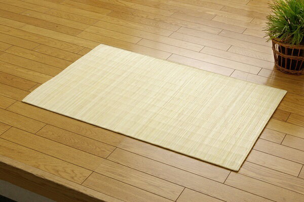 3年〜5年育成されたA級の籐（セガ籐）を使用している商品です。素材も均一化を図るため機械　で一定の厚さに整えたものを使用しています。