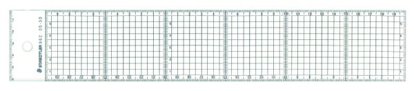 鏡面仕上げで透明度の高いアクリル製(厚さ3cm)、グレースケールプリントで図面上の線と見分けやすく5mm方眼で50mm間隔、1mm点線の平行目盛付きレイアウト用方眼直定規。（30cm）深さや高さ、狭い場所の奥行きを測る時に重宝する片側の切れ...