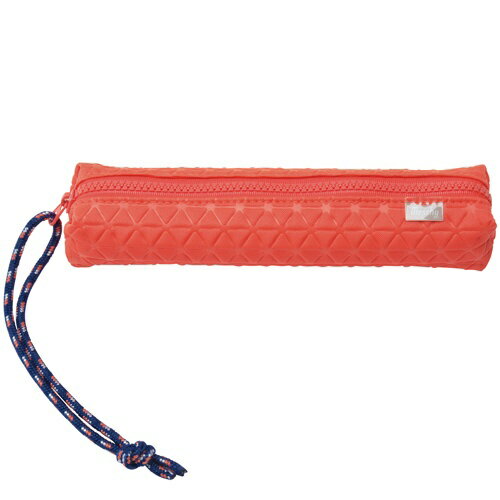 トレンドの色展開で、非常に軽く、持ち運びに便利な長めの取っ手（ストラップ）が付いています。素材はやわらかいポリエステルで、ほどよい伸縮性があるため、たっぷり収納していただけます。また、商品丸ごと洗濯ができ、速乾性に優れてます。（JIS規格基...