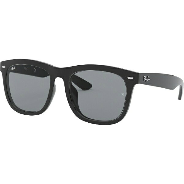 Ray-Banからアジアエリア限定のサングラスが遂にデビュー。アジア人のアジア人によるアジア人のためのRay-Banサングラス。大きめレンズに太目のフレームラインはトレンドのある旬なスタイル。インパクトがありボリューミーな印象ながらも、軽量...