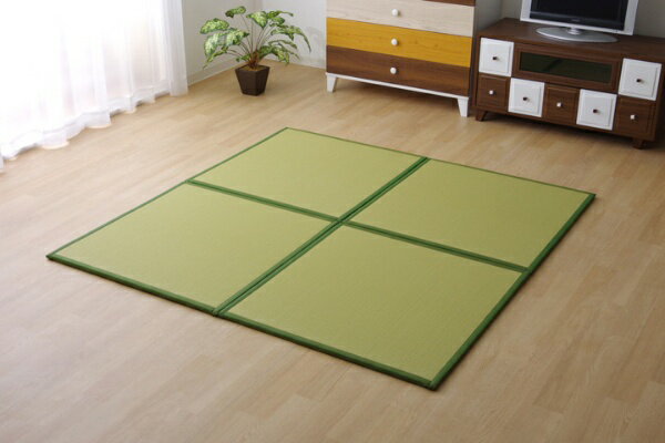 床に置くだけで畳のスペースが簡単に出来上がるユニット畳です。■表地にはポリプロピレンを細いパイプ状にして織込んだ生地を使用しています。強度が高くしっかりとしていて、汚れても表面を水拭きできるので、いつでも清潔にご使用頂けます。お子様のお部屋...