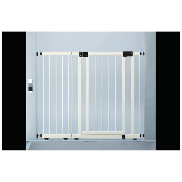 サッシにぴったりはまり設置したまま網戸の開閉が可能■薄い幅に設置薄い幅のゲイトでいままで設置できなかった窓枠への取り付けに成功しました。