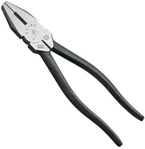 切断能力:硬線2.3mm。切断能力:軟線3.2mm。JIS規格を上回る社内規格が基準となっており0.3mmの線材から硬鋼線迄切れ味は完璧です。