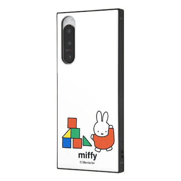 個性的な四角いフォルムと、衝撃に強いTPU素材の側面、薄くて軽く透明度の高いPCパネル を背面にセットした Xperia 5 IV 用 耐衝撃ケース KAKUハイブリッド。端末側面保護、衝撃吸収エアクッション付。