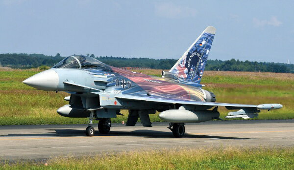 来日して日本の空を飛んだタイフーンを作る!!■1/144スケールでユーロファイター・タイフーンを再現シングルシートの単座型をモデル化。キットは組み立てやすいエフトイズ製。カナードを装備した特徴あるスタイルをリアルに再現しています。仕上がり全...