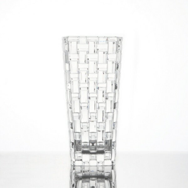 素材： クリスタルガラス 食器洗浄機： 使用不可 電子レンジ： 使用不可 ■ボサノバBOSSA NOVAは、幸福感あふれる軽やかなダンスからインスパイアされたコレクション。二人の心が通い合う瞬間を、2本の紐が美しく調和するパターンで表現しました。