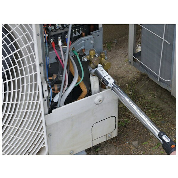 ■ソケットやめがねレンチが使用できない個所や締め付けスペースが十分確保できない個所にも対応します。■利用範囲を一層広げるドイツのTL規格を基にKTC基準の差込角を採用しています。【用途】・プレセット型トルクレンチ　ヘッド交換式と組み合わせて...