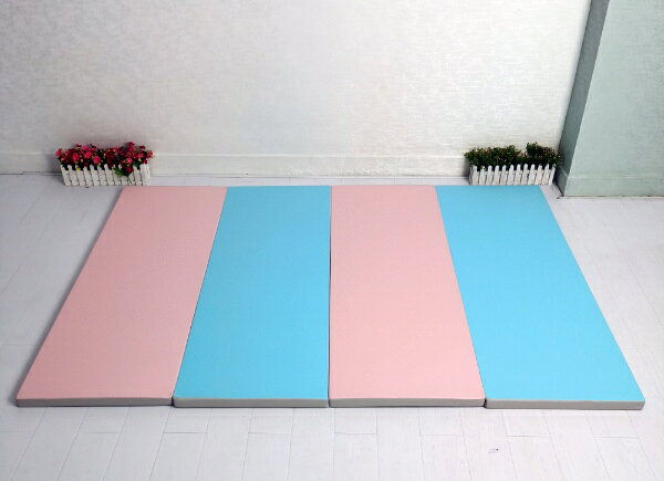 ご家庭で安全にストレッチ、運動そしてリハビリなどにお使いいただけます。お子様からシニアの方まで幅広い年齢層の方に喜ばれています。140cm（Wサイズ）は広々く遊べるサイズとなります。