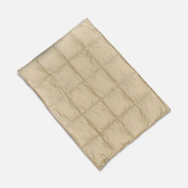 ■回収してきた羽毛布団から羽毛を取り出し、富士山系の伏流水で徹底的に洗います。■洗浄後に100度近い温度で高温乾燥を行い、羽毛本来のふっくらした状態になったリサイクル羽毛を使用しています。■バーベキュー、スポーツ観戦、キャンプなど幅広いシー...