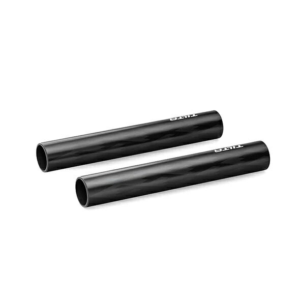 軽量、高強度の2本入カーボンファイバーロッドです。新世代のユニボディ製法は、独特の美しい質感を生み出し、究極の軽量撮影を実現します。ロッド全体がカーボン含有率100％のカーボンファイバー(炭素繊維)フィラメントの束でできており、何層にもなっ...