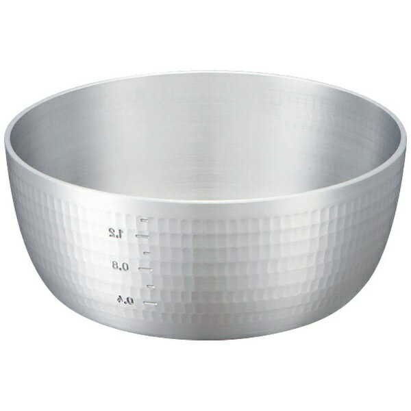 取っ手がないヤットコ鍋は見た目も美しく、サイズ違いで重ねて収納ができるので収納性に優れています。熱伝導に優れたアルミの雪平鍋は調理が短時間で完成しますのでさっと青菜を茹でたり、さっと出汁をとったり、時短調理に最適です。