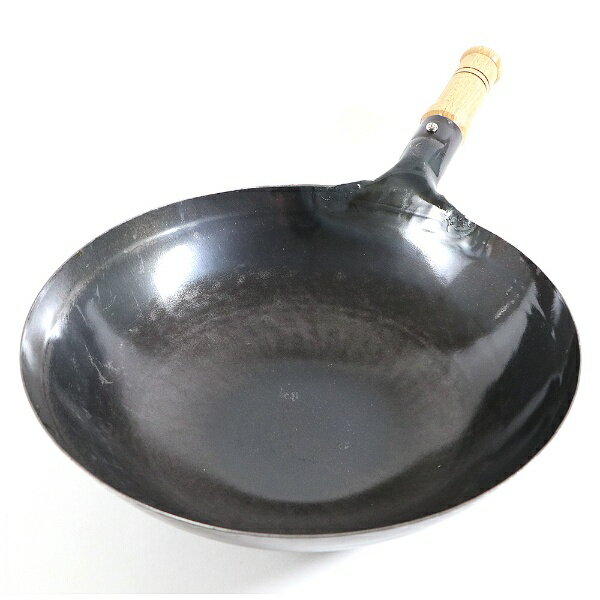 山田鉄打出中華鍋シリーズ1つ1つ数千回叩いてできる打出し中華鍋。表面の細かい凹凸が油の乗りを良くして焦げ付きにくい。プロの一品！山田鉄打出中華鍋シリーズ