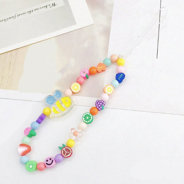 チープでキッチュなビーズストラップがハリウッドセレブやK-POPアイドルに大人気！