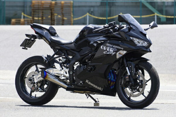 ◆KawasakiのフラッグシップモデルであるH2Rを踏襲した、独特な形状のメガホンサイレンサーをZX-25R専用品としてモディファイ◆ショートなレイアウト、エンド部にはハニカムメッシュを取り付ける事でよりレーシングイメージを際立たせ、Mo...