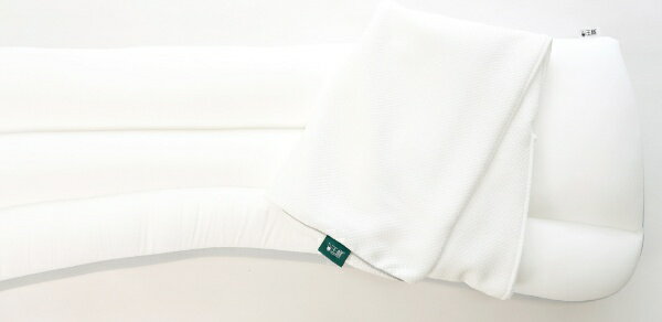 上品な艶と柔らかい心地よさをもち、吸湿性に優れたNatural Fiberテンセル素材を贅沢に使用。思わず頬ずりしたくなるような、柔らかくやさしい肌触りです。毎日肌に触れるものだからこそ、肌触りと機能性にこだわりました。