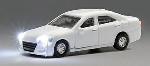 日本形の自動車をイメージしたフリーランスのミニカーに点灯するヘッドライト・テールライトを標準装備。■運転手人形1 体搭載済。一般的なセダンをイメージ。車体色は銀。日本形の自動車をイメージしたフリーランスのミニカーに点灯するヘッドライト・テー...