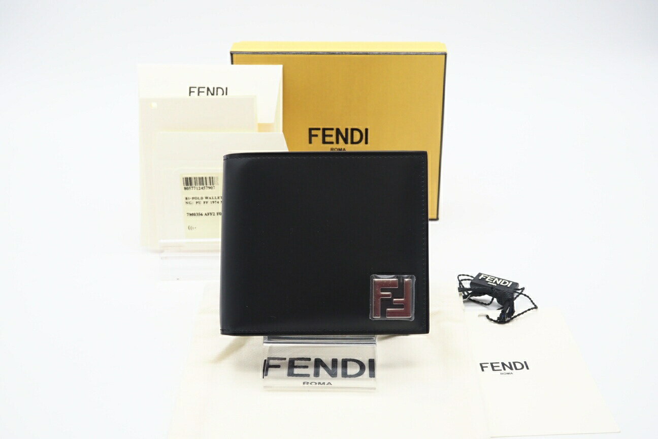 ■ブランド名 FENDI フェンディ ■品名 ファブリックレザー コンパクトウォレット ■シリアル 249-2018 ■型番 7M0356 ■カラー系統 ブラック ■サイズ W約11cm x H約9.5cmx D約1.5cm ■重さ 96g...
