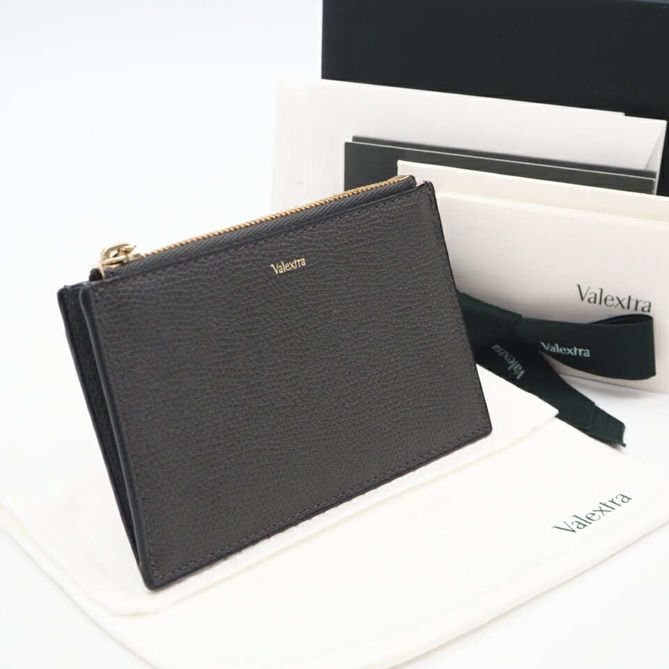■ブランド名 Valextra ヴァレクストラ ■品名 ジッパー付きカードホルダー 3CC スモーキーグレー ■シリアル D I 0X ■型番 SGNL0009028LOCCP99GF ■カラー系統 カーキ ■サイズ W約12cm x H約...