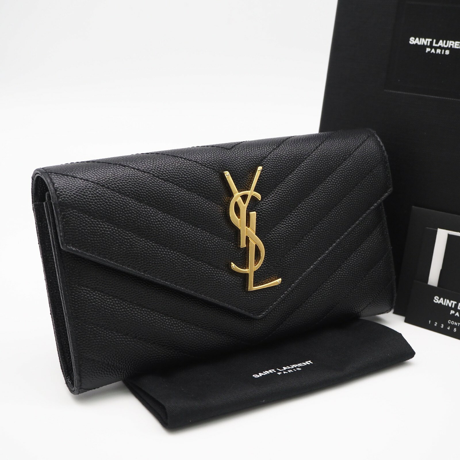 ■ブランド名 SAINT LAURENT PARIS サンローランパリ ■ライン カサンドラ SAINT LAURENT マトラッセ ■品名 ラージ フラップウォレット ■シリアル 716 ■型番 372264 ■カラー系統 ブラック ゴー...